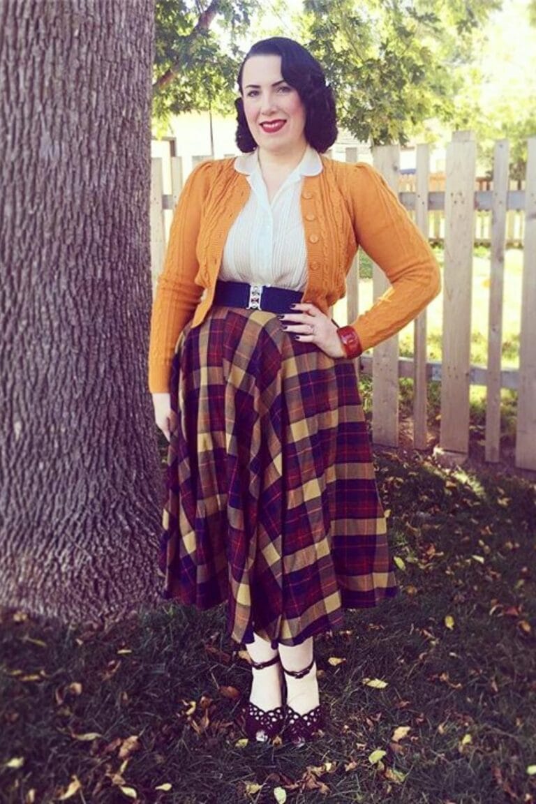 18 Stylish Cropped Cardigan Outfits You'll Want to Try This Season