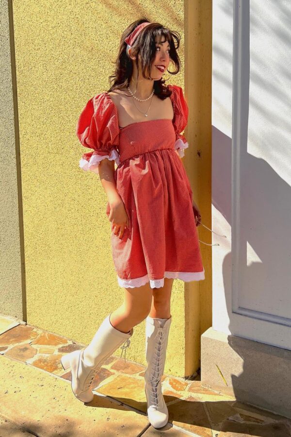 70s Outfit Ideas to Channel Your Inner Retro Queen