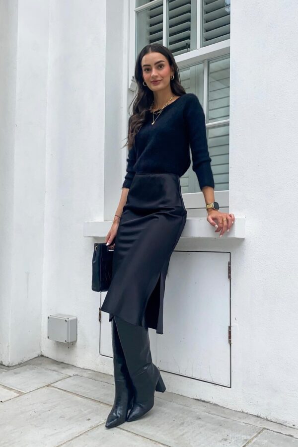22 Chic All Black Outfits That Will Make You Look Effortlessly Stylish