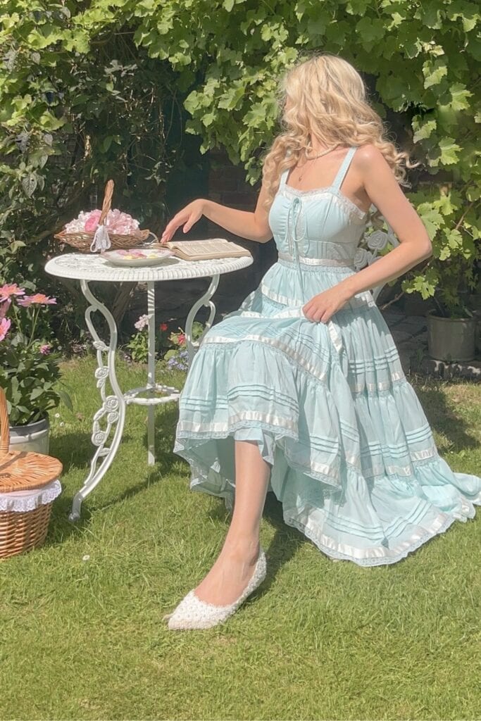 19 Coquette Outfit Ideas That Will Make You Feel Like a Romantic Dream