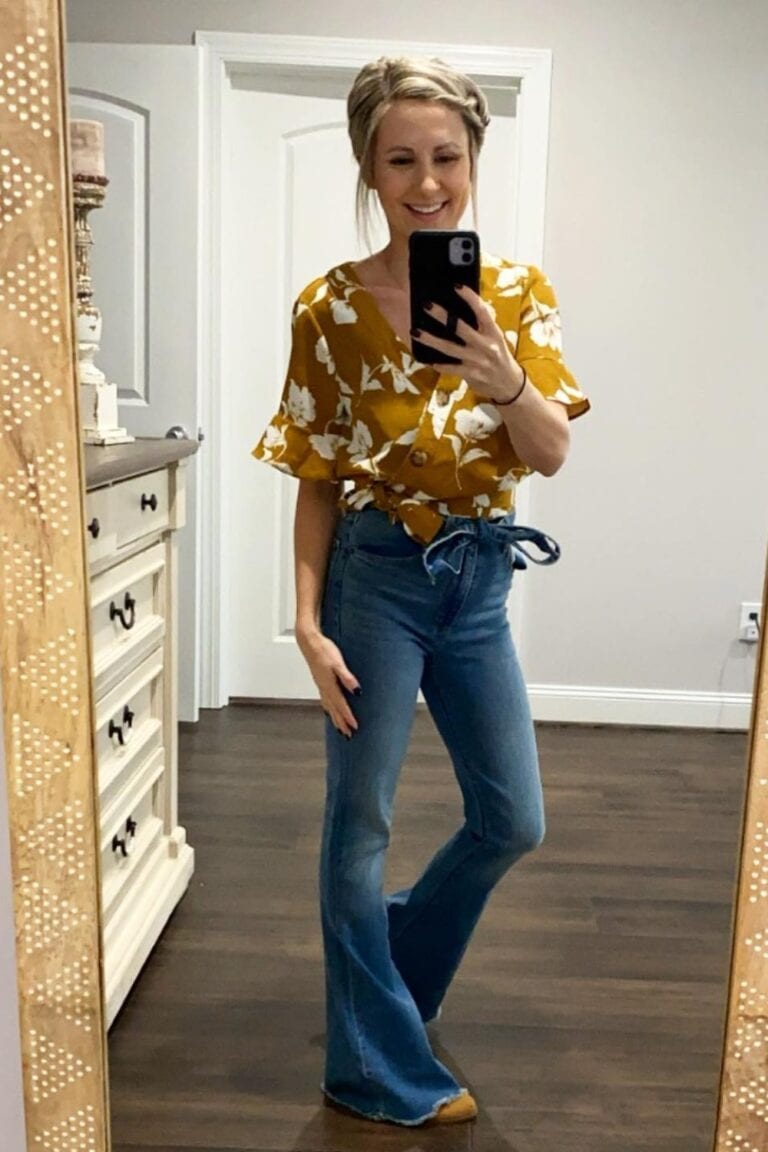 18 Flare Jeans Outfit Ideas That Are Totally On-Trend