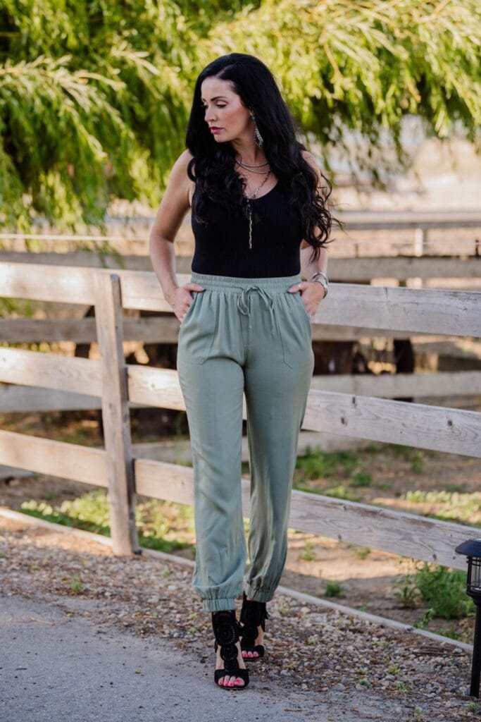 What to Wear with Joggers: 18 Stylish Outfit Ideas You'll Love