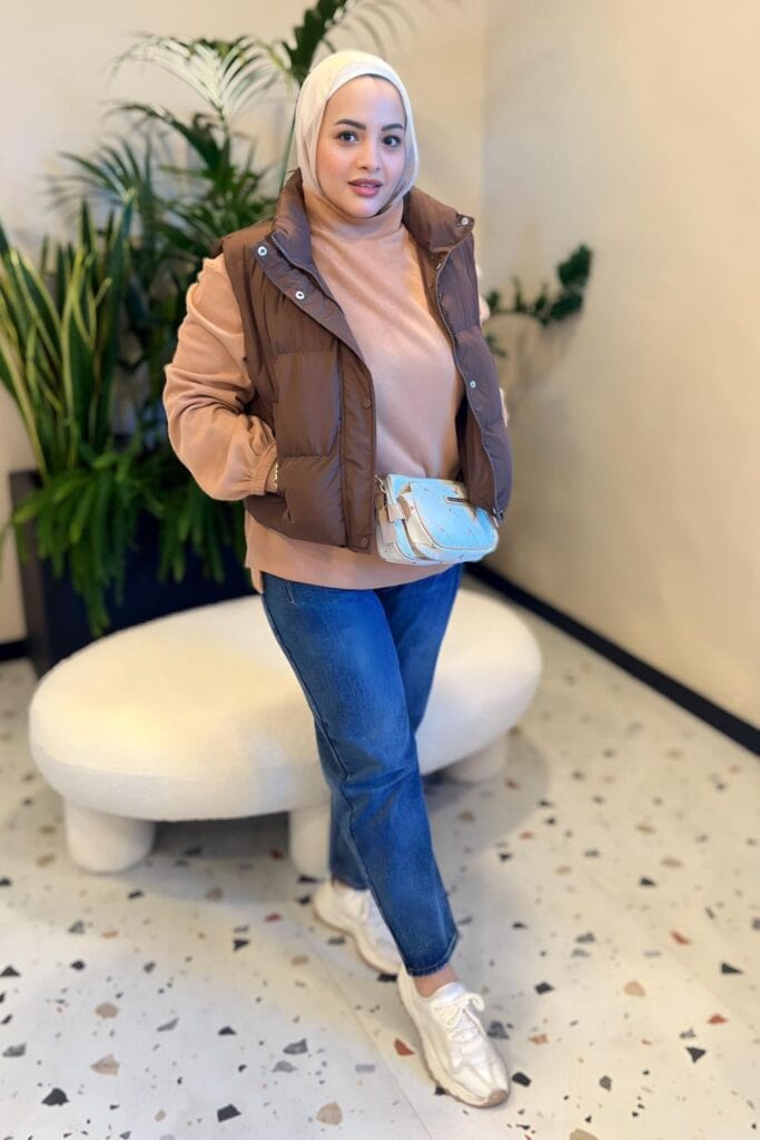 22 Stylish Puffer Vest Outfits You'll Want to Try This Season