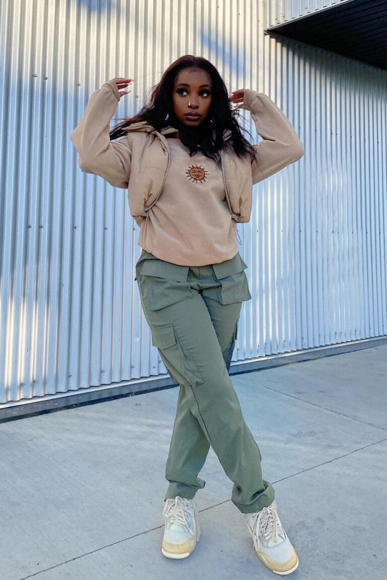 22 Stylish Puffer Vest Outfits You'll Want to Try This Season