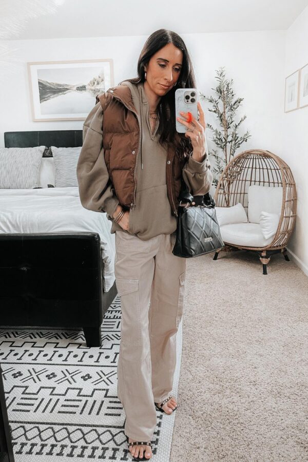 22 Stylish Puffer Vest Outfits You'll Want to Try This Season