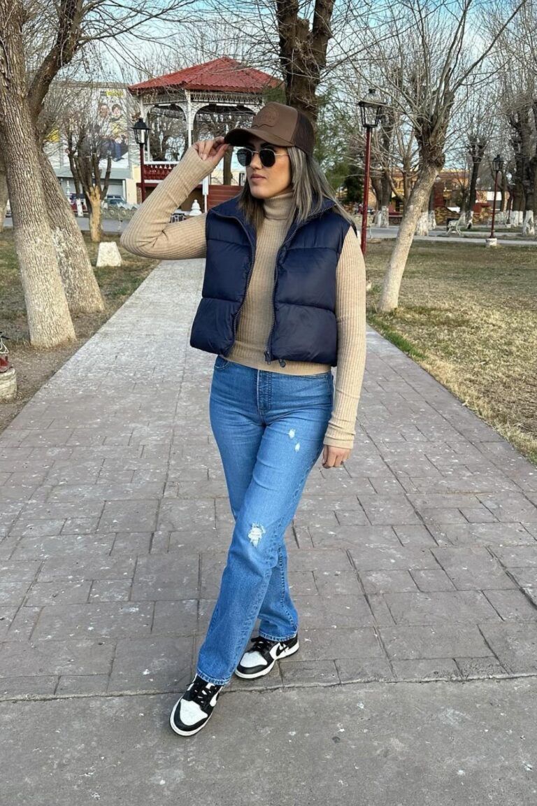 22 Stylish Puffer Vest Outfits You'll Want to Try This Season