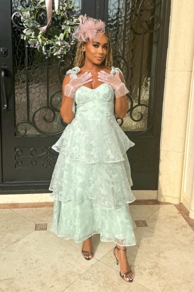 21 Classy Tea Party Outfit Ideas That Will Make You Look Fabulous