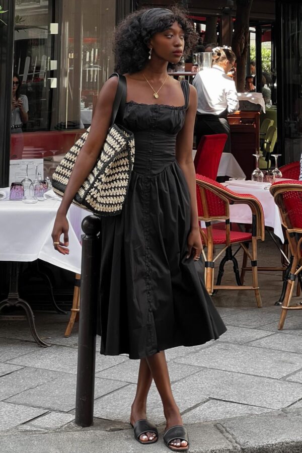 20 Chic All Black Outfit Ideas That Never Go Out of Style