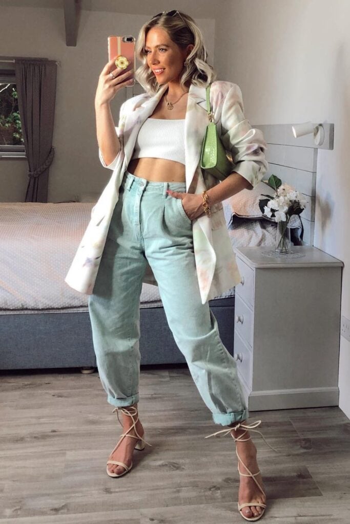 What to Wear with Light Blue Jeans: 17 Outfits to Elevate Your Denim Game