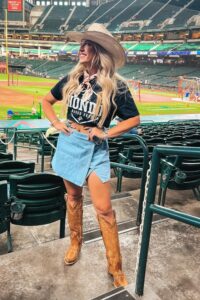 20 Best Rodeo Outfit Ideas to Look Stylish and Western