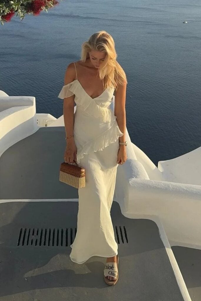 What to Wear in Greece: 35 Chic Outfit Ideas That Won't Make You Look ...
