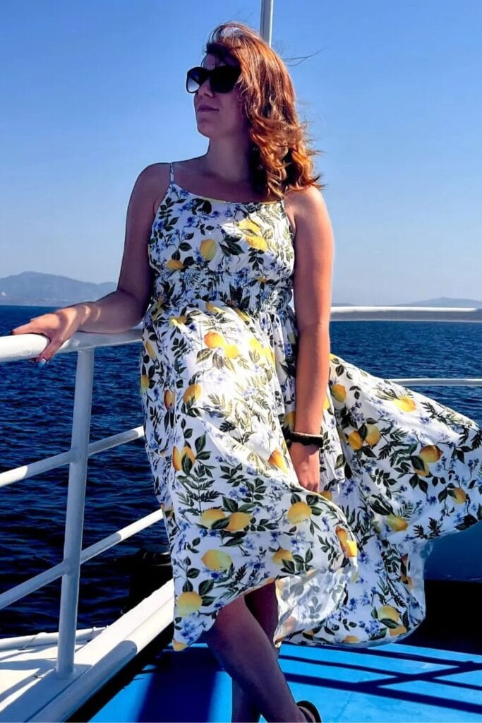 What to Wear in Greece: 35 Chic Outfit Ideas That Won't Make You Look ...