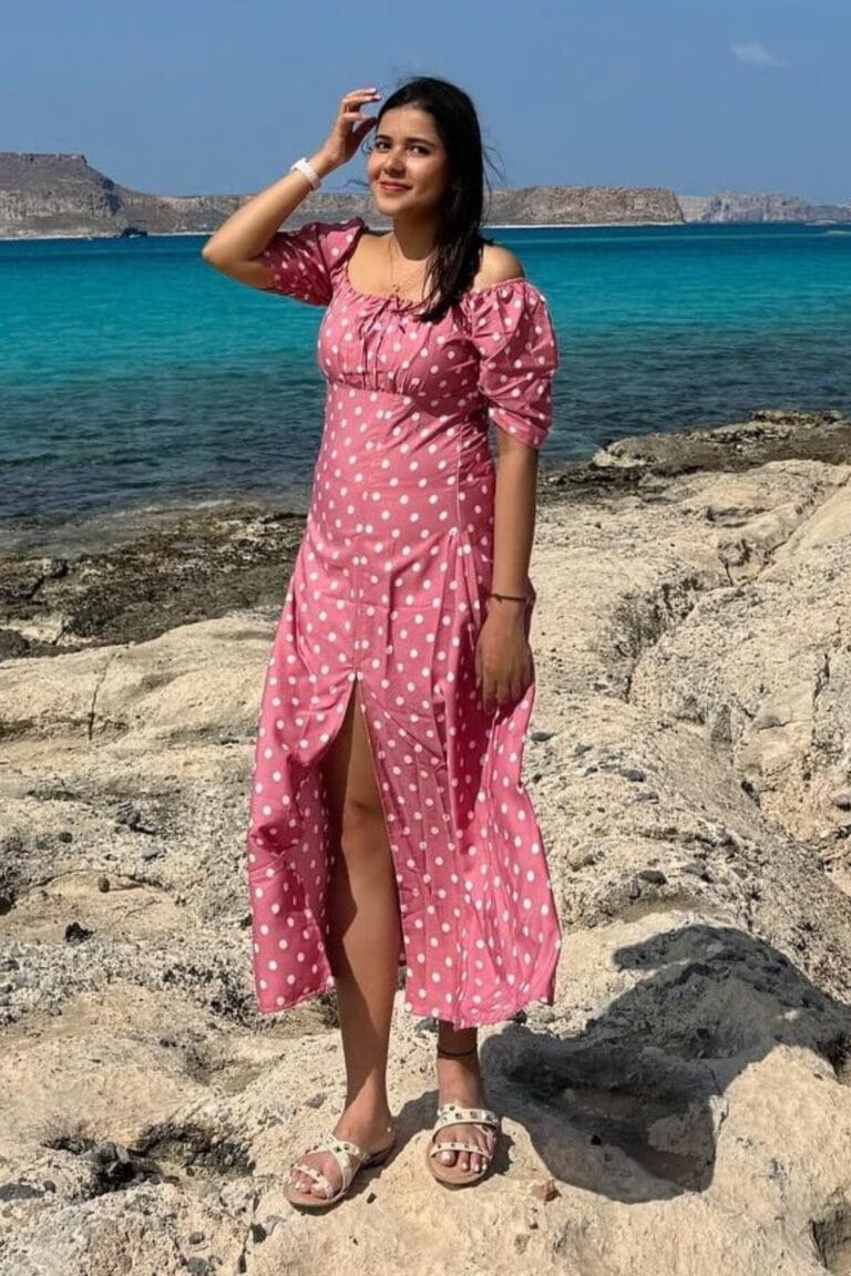 What to Wear in Greece: 35 Chic Outfit Ideas That Won't Make You Look ...