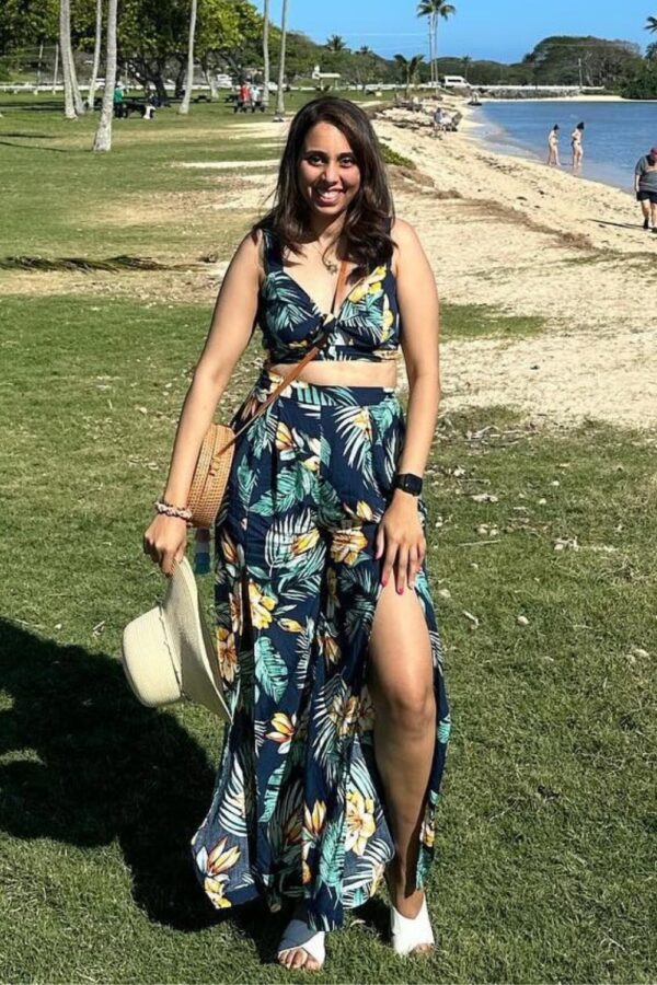 30 Chic Hawaii Outfit Ideas to Rock Your Tropical Getaway