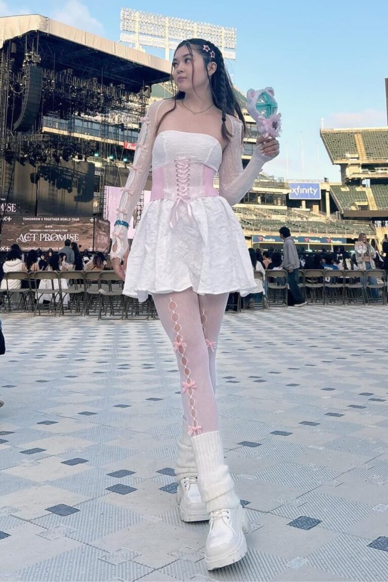 19 Best K-pop Concert Outfits That'll Make You Stand Out From The Crowd