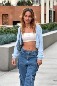 What to Wear in Los Angeles: 25 Chic Outfit Ideas for LA Weather