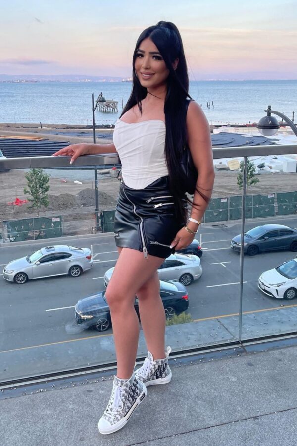 20 Rap Concert Outfit Ideas to Look Fly and Stylish