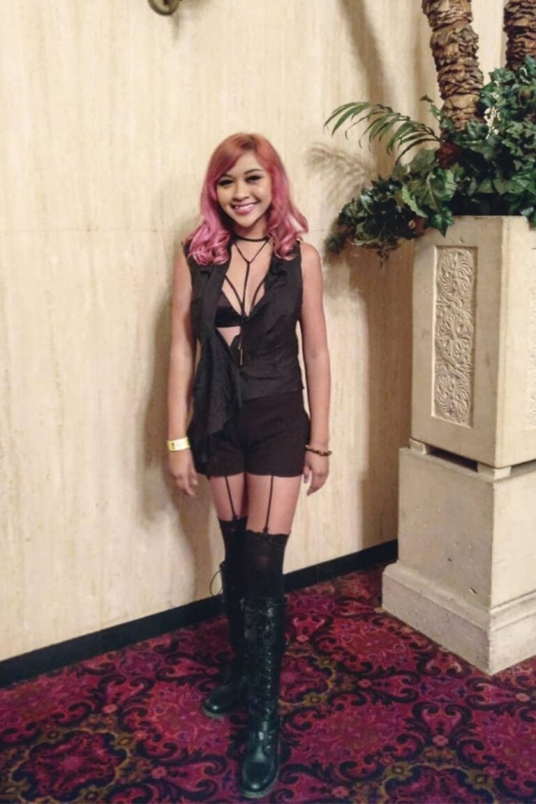 15 Best EDM Concert Outfit Ideas to Look Cool and Stylish