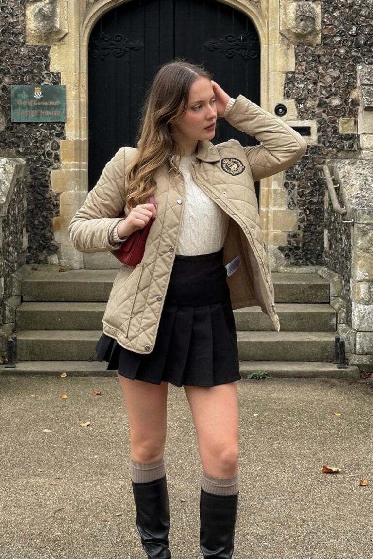 20 Dark Academia Outfits for Your Inner Scholar