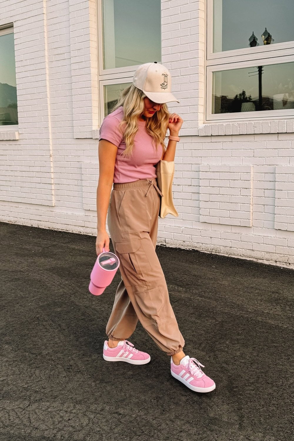18 Effortlessly Chic Modest Outfits That Combine Style and Comfort