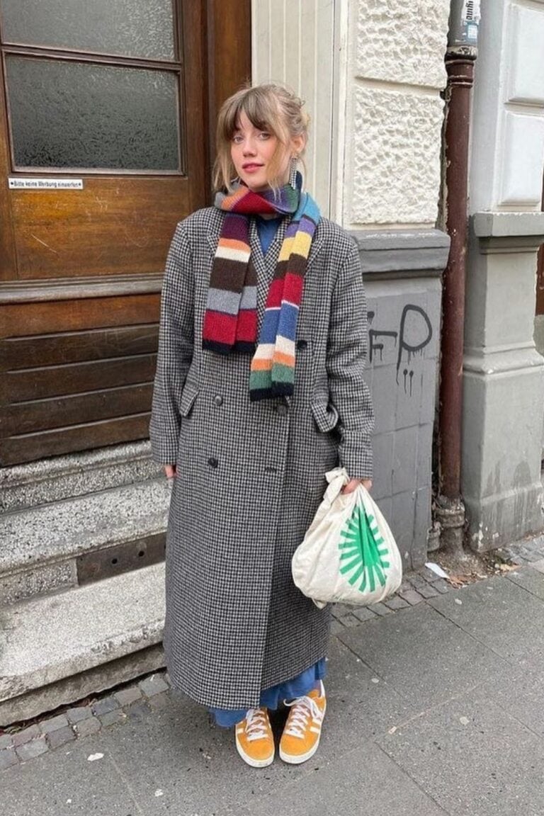 18 Effortlessly Chic Modest Outfits That Combine Style and Comfort