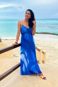 27 Easy Beach Outfits It Girls Wear on Repeat