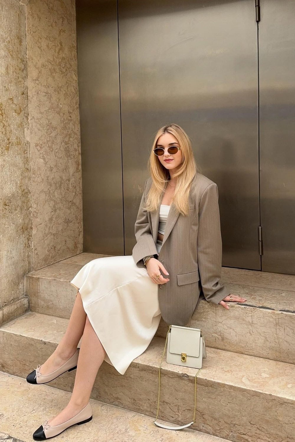 25 Beige Outfit Ideas to Elevate Your Wardrobe