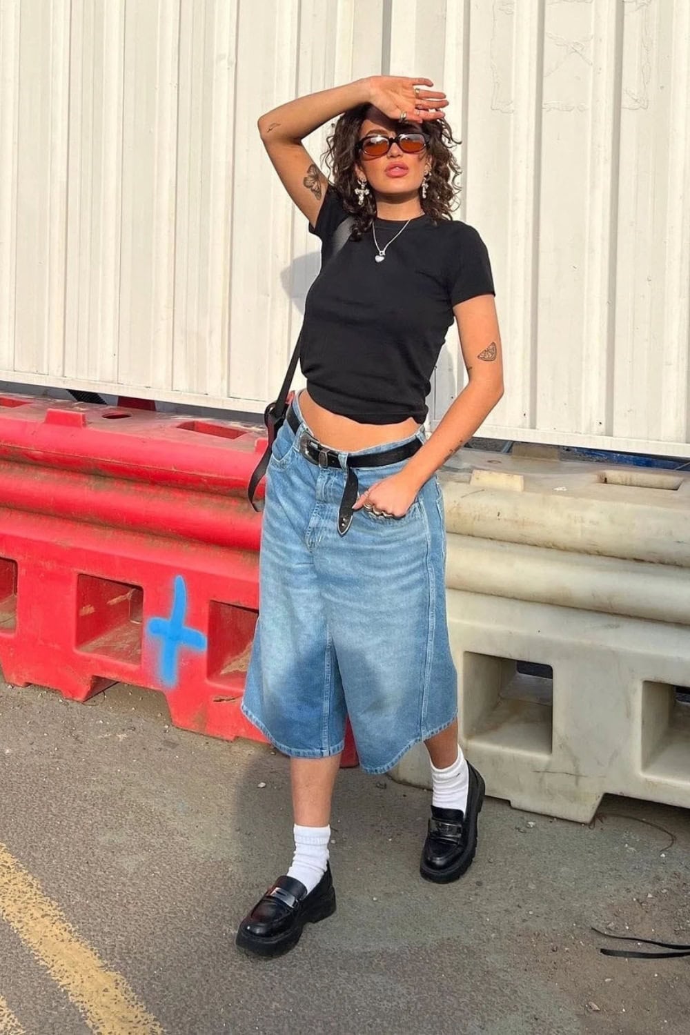 24 Amazing Bermuda Shorts Outfits