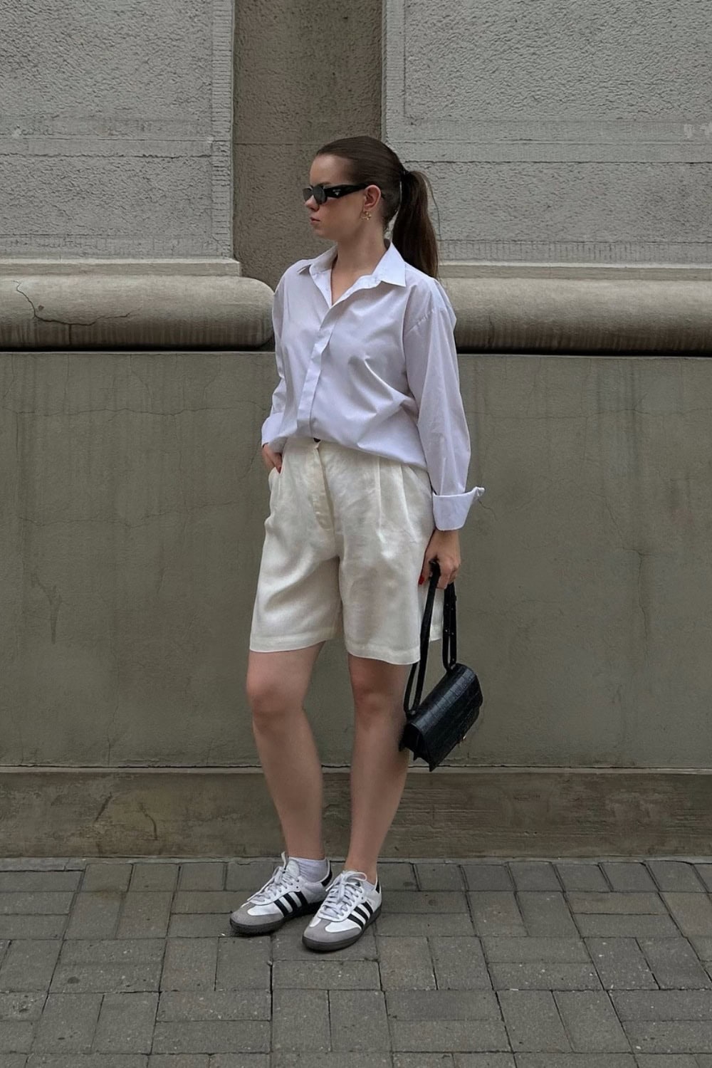 24 Amazing Bermuda Shorts Outfits