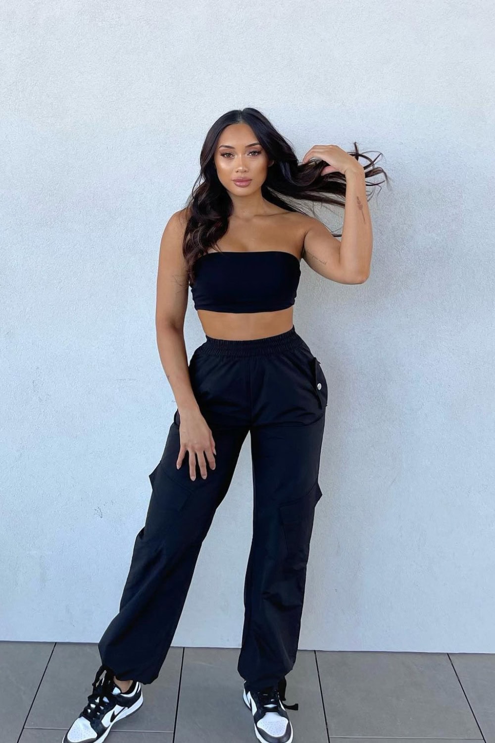 18 Stylish Black Cargo Pants Outfit Ideas
