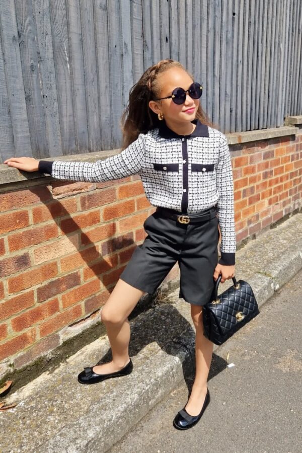 17 Chic Black Shorts Outfits to Try