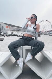 19 Stunning Silver Outfit Ideas That Will Make You Shine