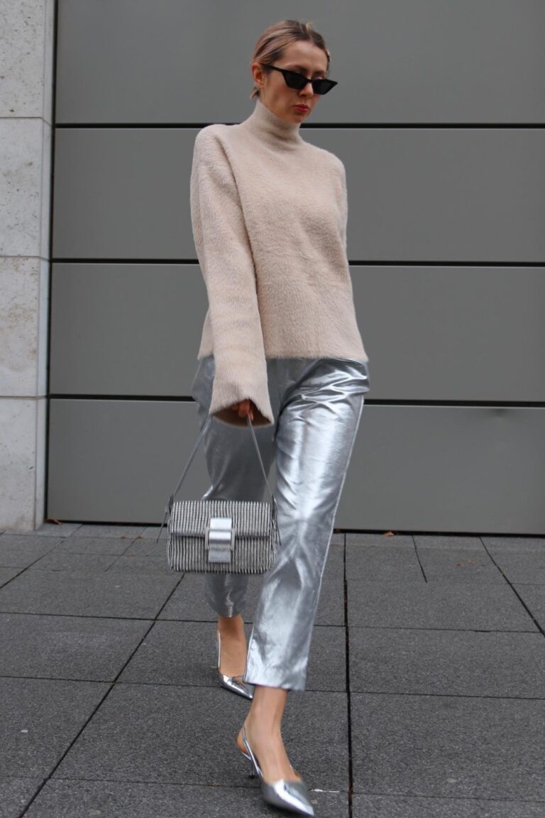 19 Stunning Silver Outfit Ideas That Will Make You Shine