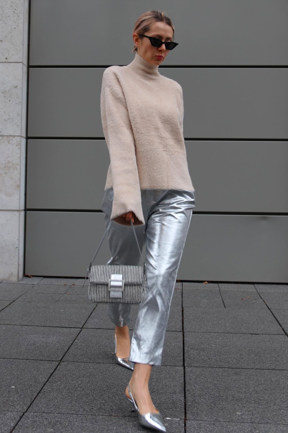 19 Stunning Silver Outfit Ideas That Will Make You Shine