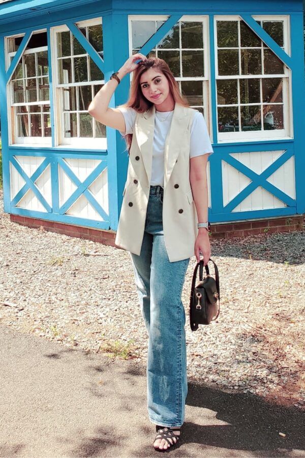 15 Chic Vest Outfits That Will Elevate Your Style Game