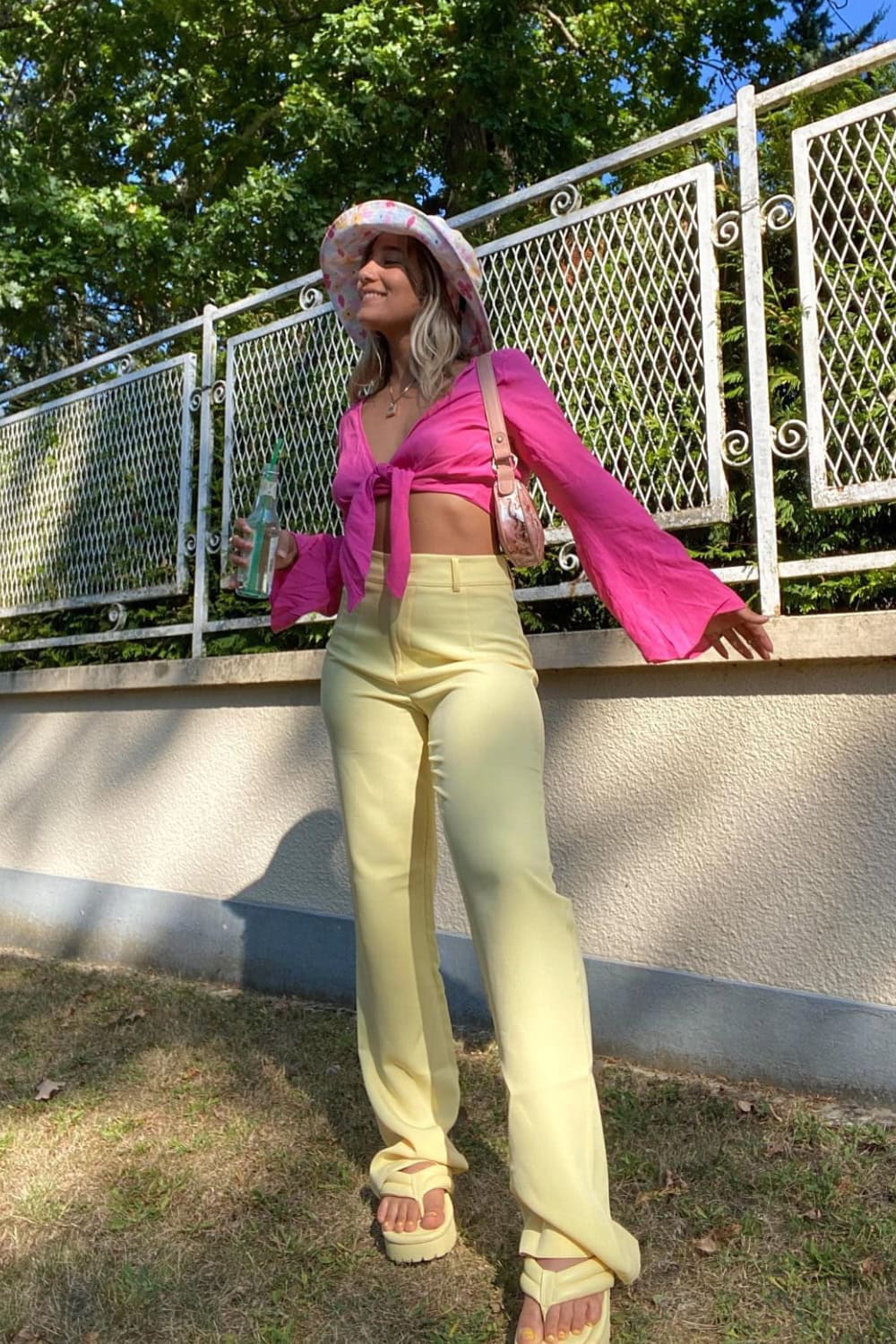 18 Stunning Yellow Pants Outfit Ideas to Brighten Your Wardrobe