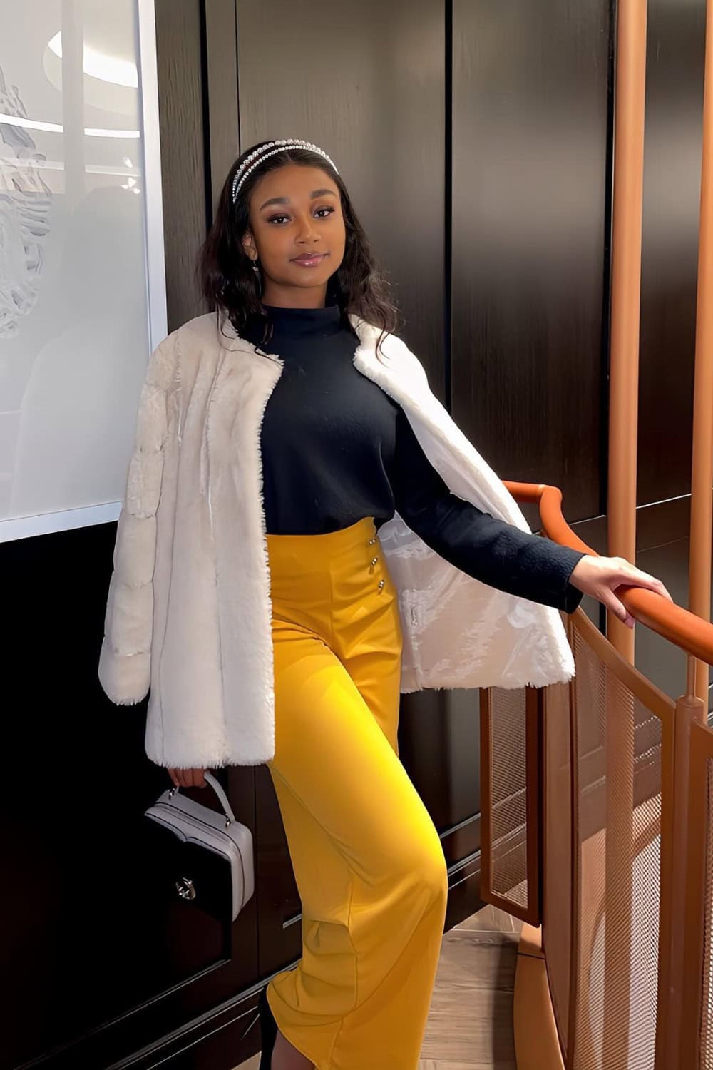 18 Stunning Yellow Pants Outfit Ideas to Brighten Your Wardrobe