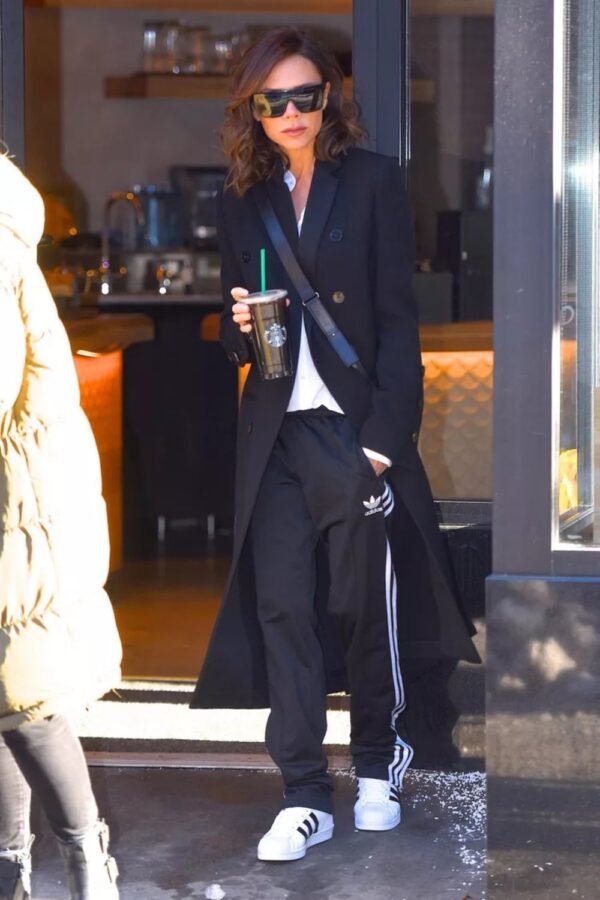 What To Wear With Black Sweatpants: 18 Chic Outfit Ideas