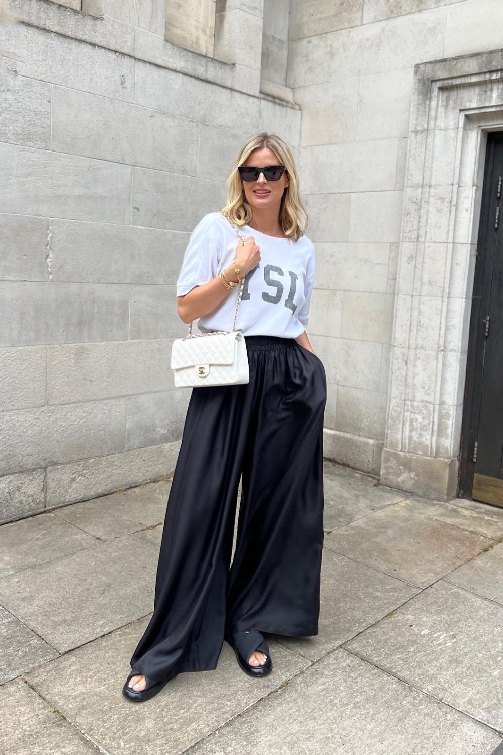 What To Wear With Black Sweatpants: 18 Chic Outfit Ideas