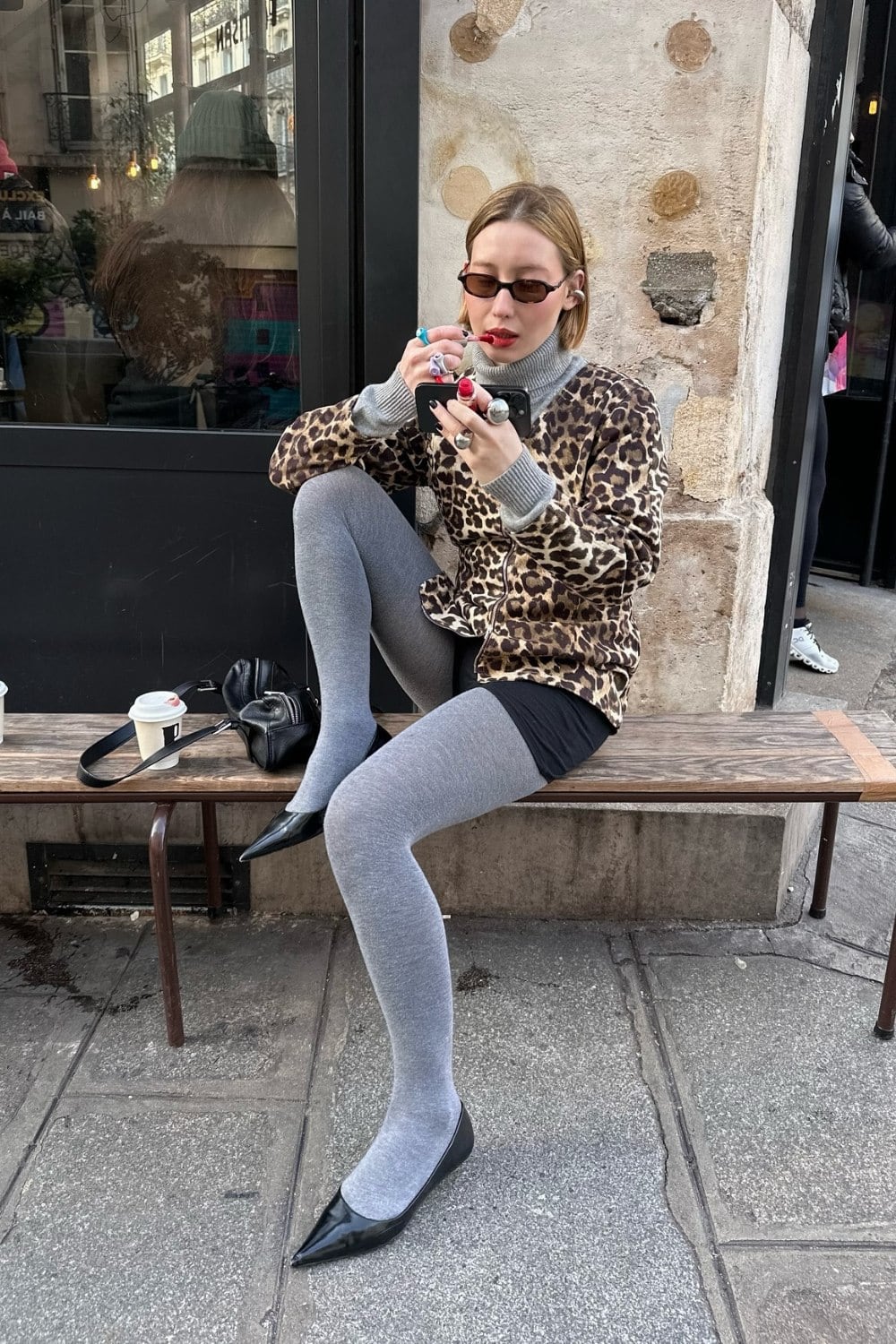 27 Stylish Coffee Date Outfits That Will Make a Perfect First Impression