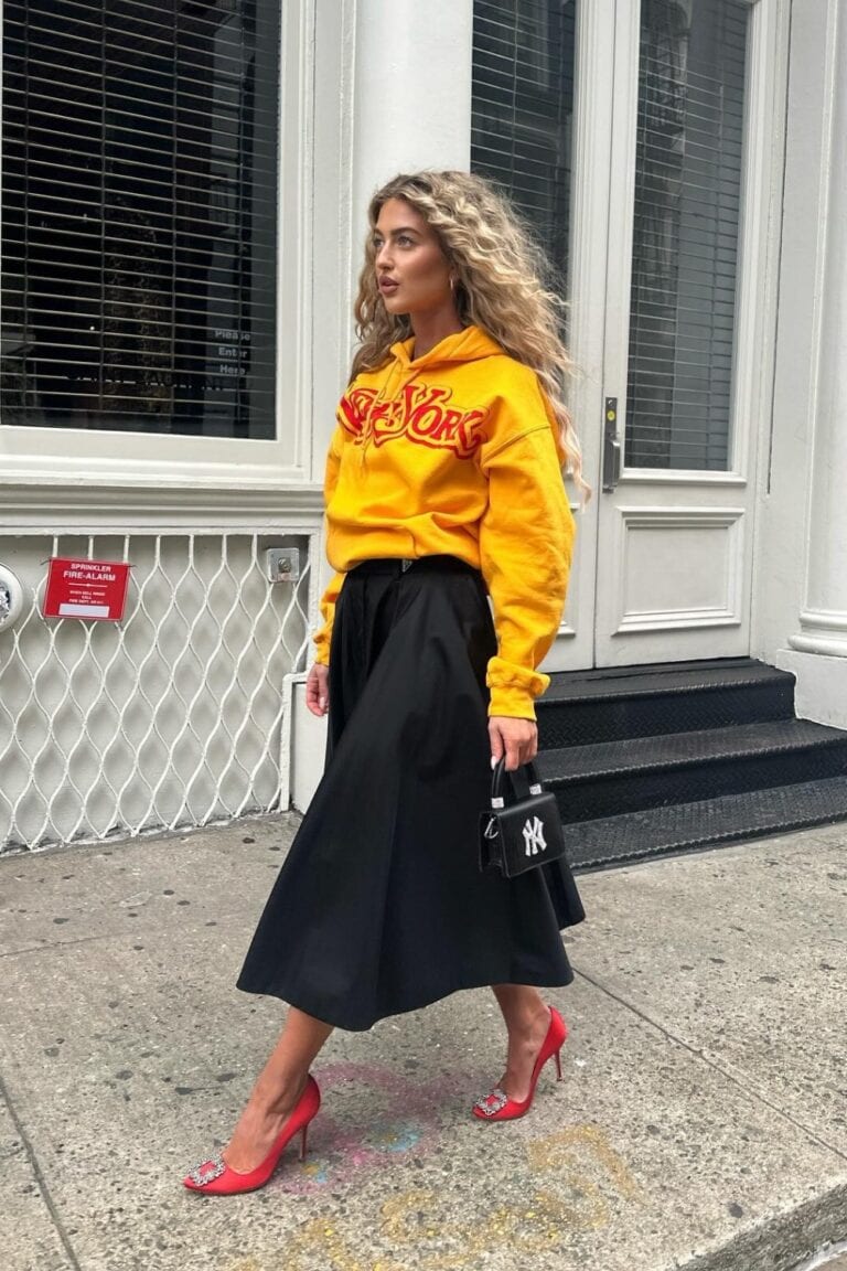 17 Chic Hoodie Outfits That Prove Comfort Can Be Stylish