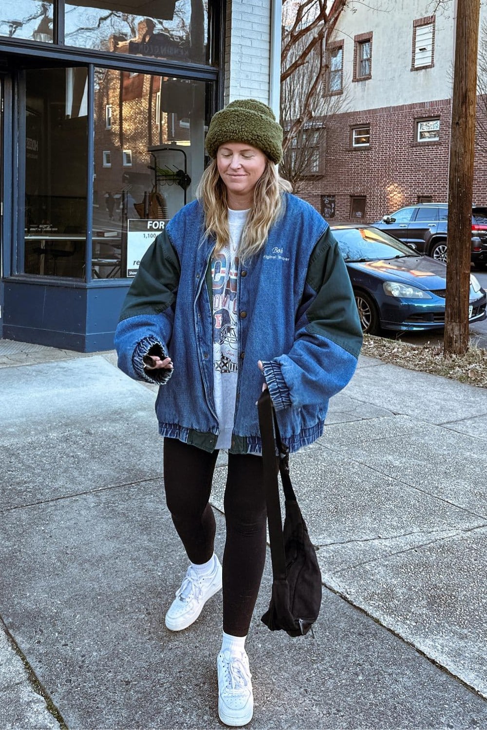 18 Perfect Sweatshirt Outfit Ideas to Copy