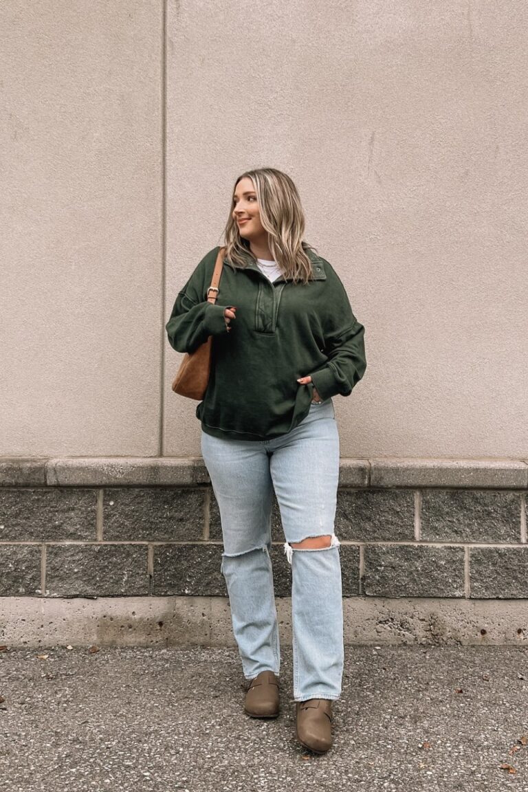 18 Perfect Sweatshirt Outfit Ideas to Copy