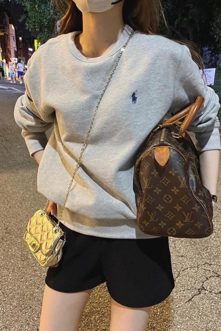18 Perfect Sweatshirt Outfit Ideas to Copy