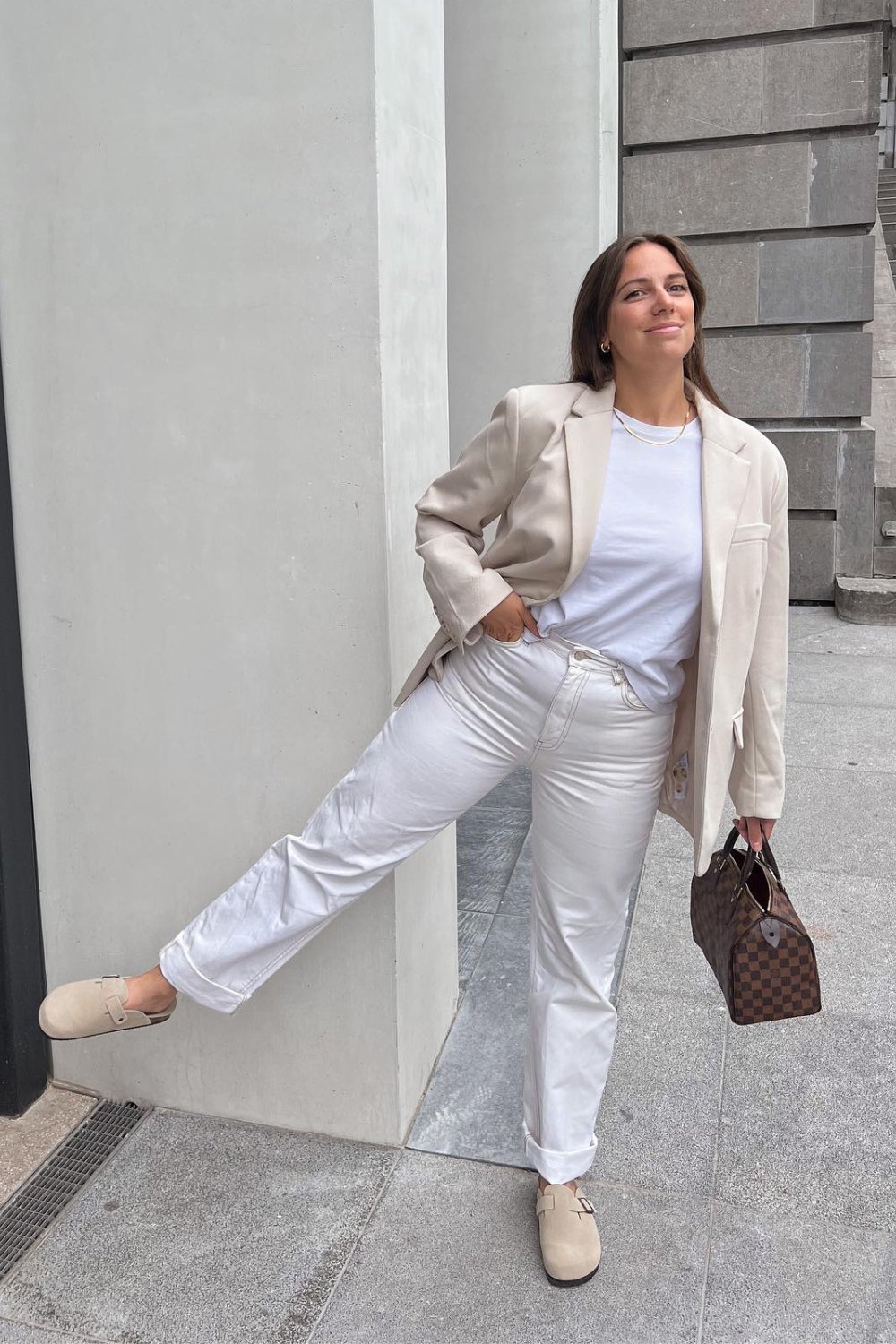 17 Stylish T-Shirt and Jeans Outfit Ideas You'll Love