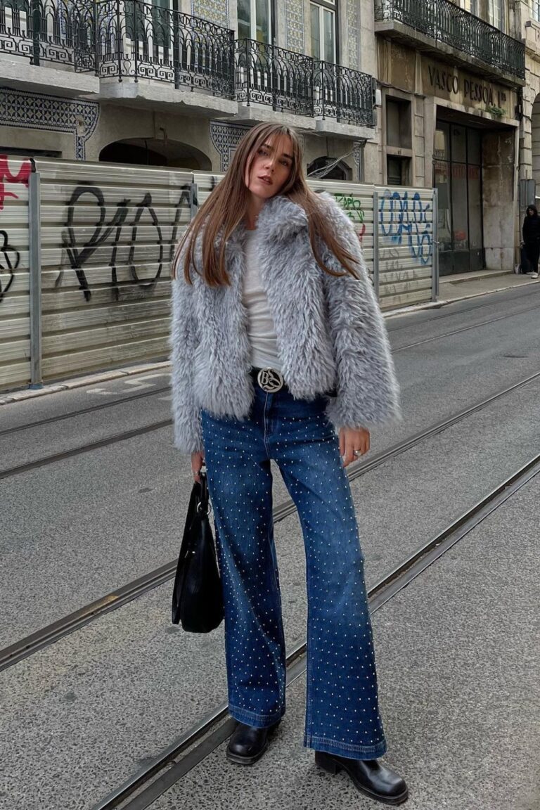 17 Stylish T-Shirt and Jeans Outfit Ideas You'll Love