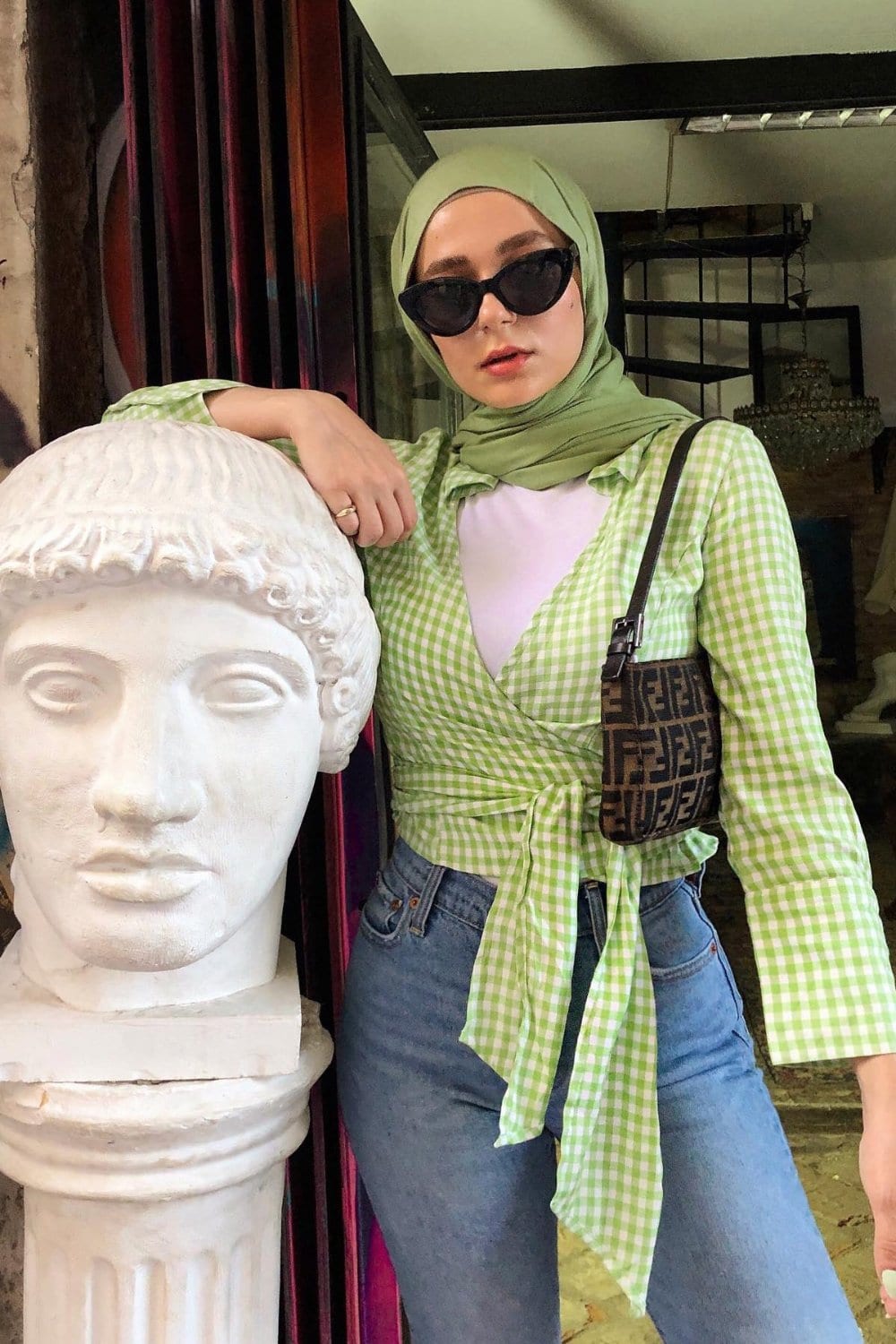 17 Stylish T-Shirt and Jeans Outfit Ideas You'll Love