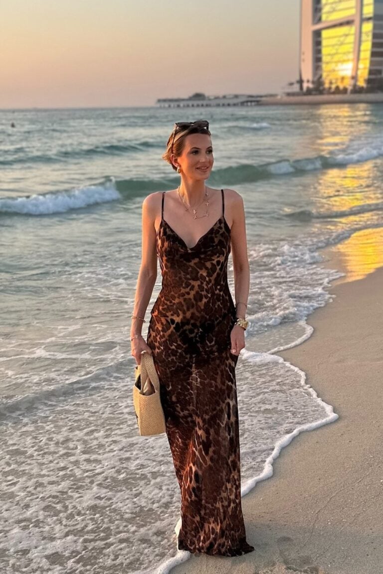 What to Wear in Dubai: 25 Stylish Dubai Outfit Ideas