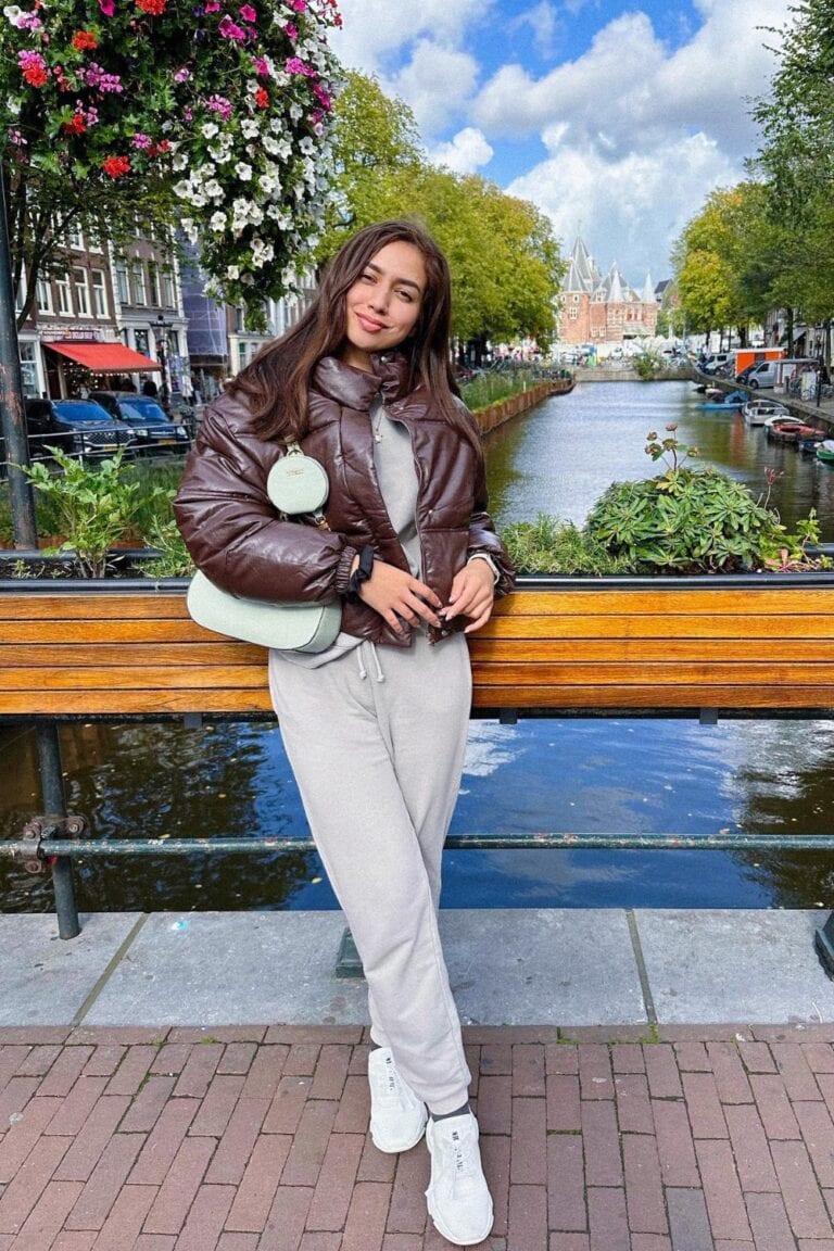 What To Wear in Amsterdam: 27 Stylish Outfit Ideas for Every Season